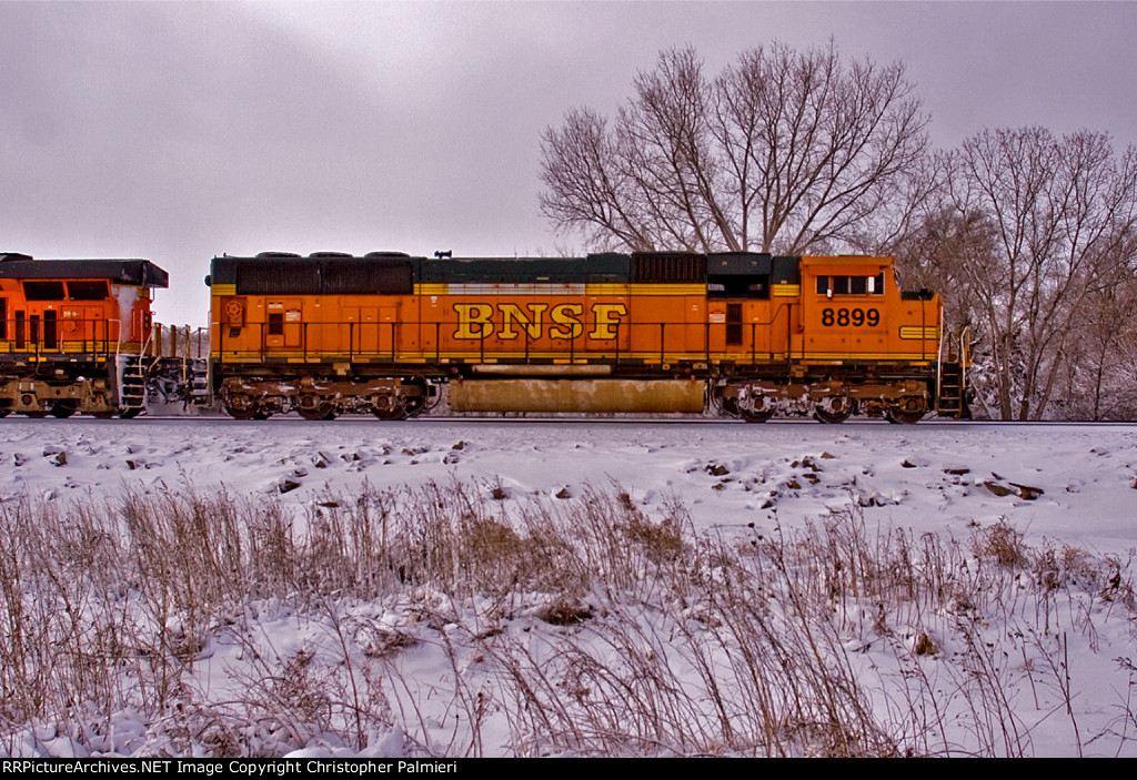 BNSF 8899 Leads X-DHTCBL5-28